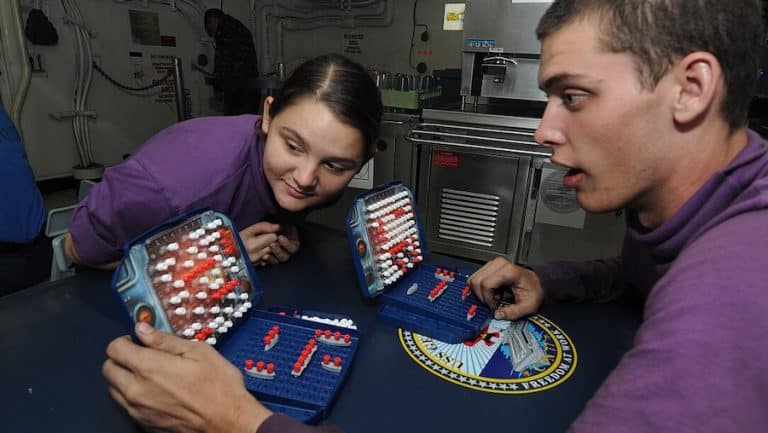 ️ Hundir la flota: Estrategia naval en cartón, plástico o electrónico ...